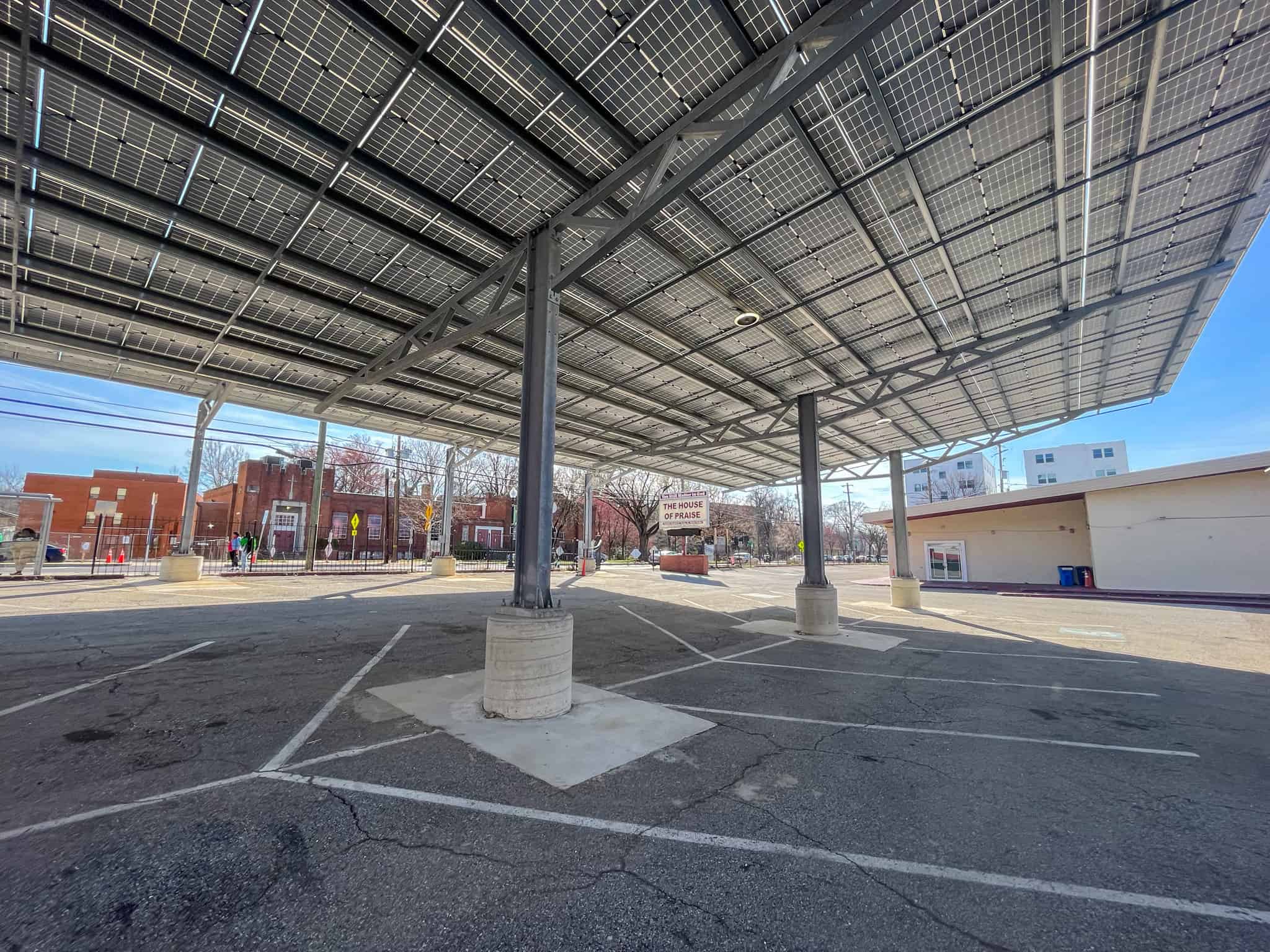 The House of Praise - Solar Construction